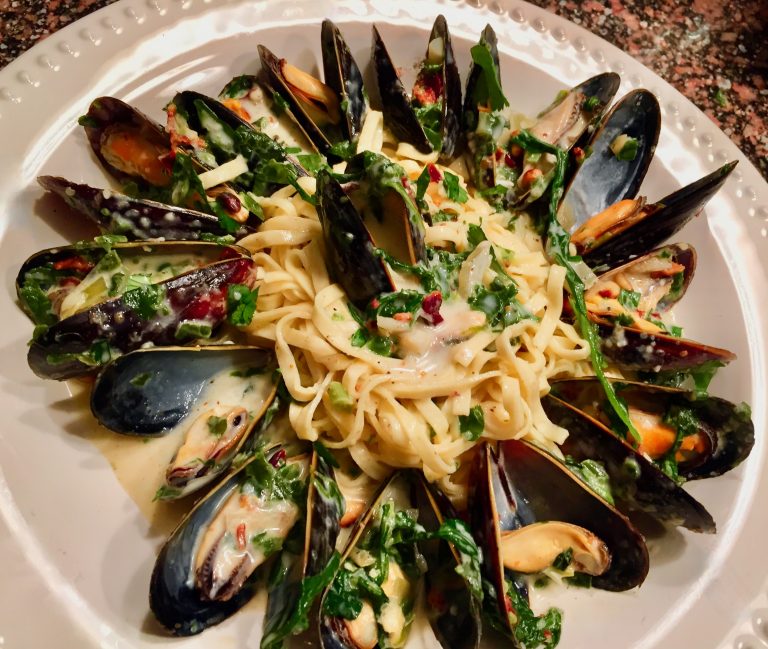 ROCKIN' ROCKEFELLER MUSSELS - Dish off the Block